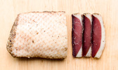 Magret de canard fumé à froid et séché au sel sec - Recette par Chef Simon