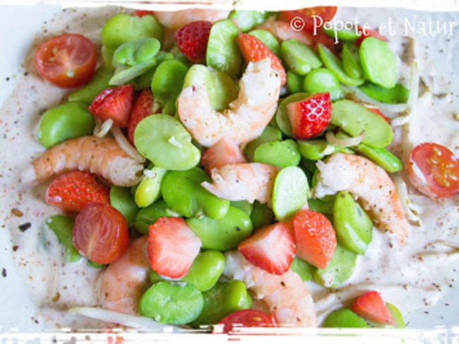 Salade de fèves aux fraises et aux crevettes sauce coco - Recette par ...
