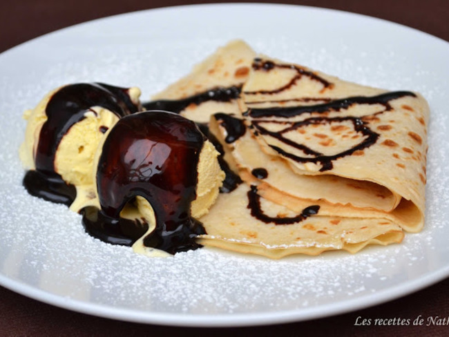 Crêpes "mikado" à la glace vanille et chocolat fondu - Recette par Ma ...