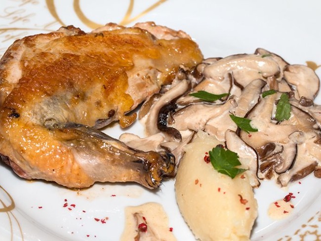 Suprêmes de pintade au champagne shiitakés et purée de céleri - Recette ...