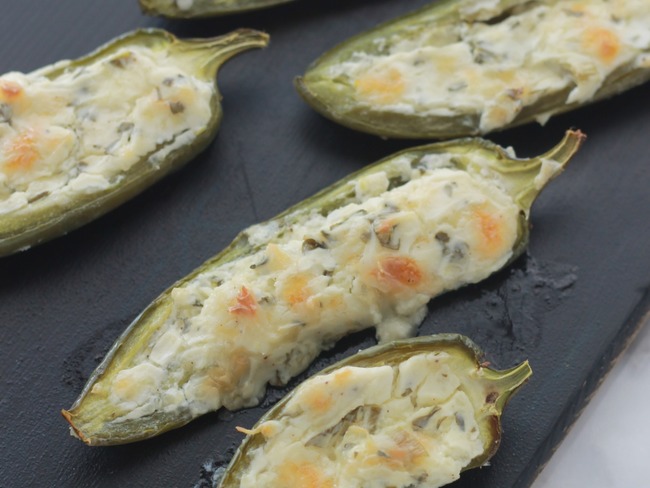 Piments jalapeños farcis au fromage à la crème - Recette par Cuisine ...