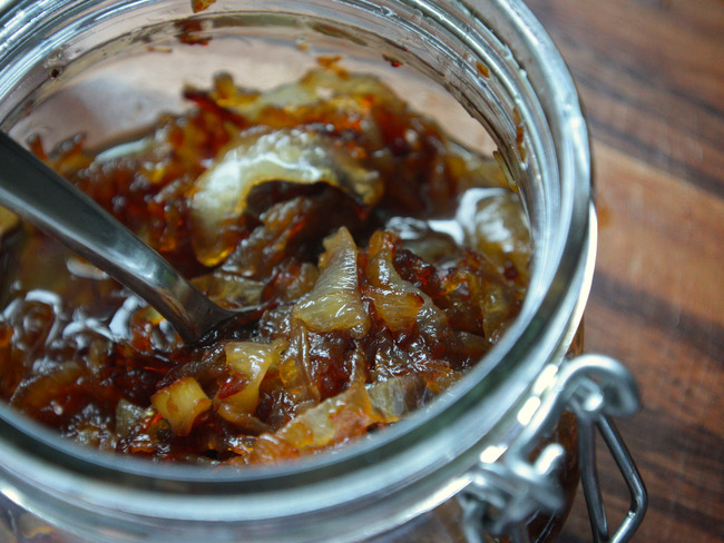 Confit d'oignons maison au Porto et à l'érable - Recette par nggauthier