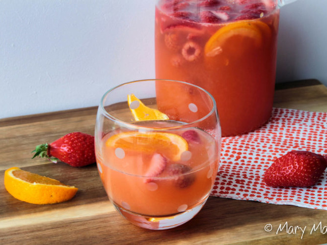 Sangria au vin pétillant pour l'apéro - Recette par Gourmand Croquant