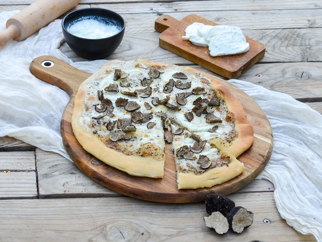 Pizza à la truffe d'été - Recette par La p'tite cuisine de Pauline