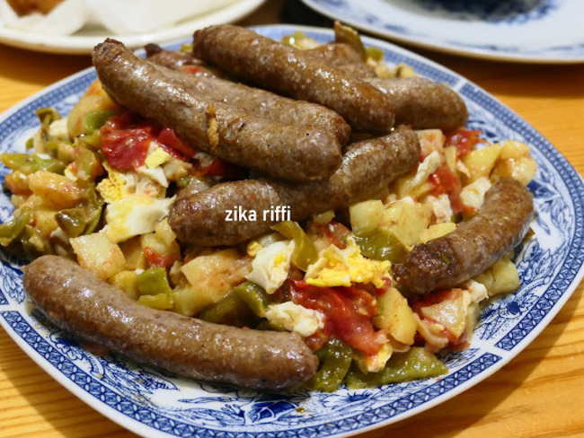 Kafteji Tounsi aux Merguez, une ratatouille de la street food ...