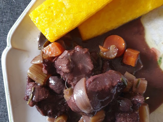 Civet de biche au vin rouge et légumes - Recette par La tête dans le panier