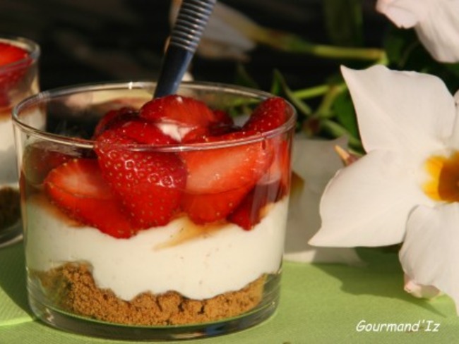 Verrines fromage blanc et mascarpone-fraises, aux épices douces et miel ...