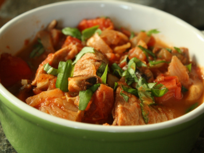 Cocotte de noix de veau à la sauce tomate - Recette par Les délices de ...